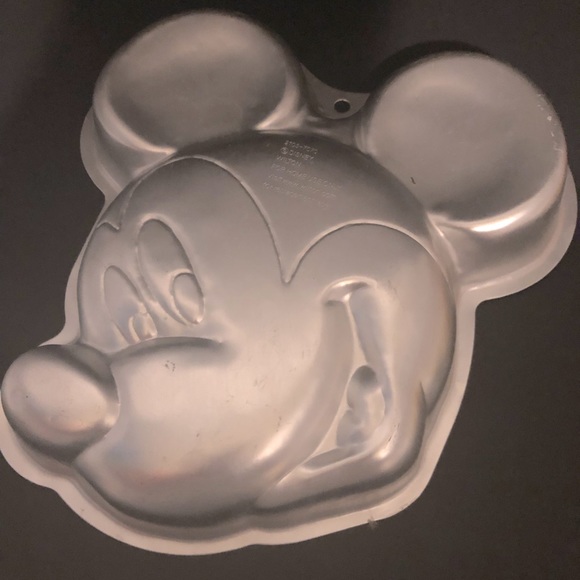 Wilton | Kitchen | Vintage Mickey Mouse Cake Pan | Poshmark